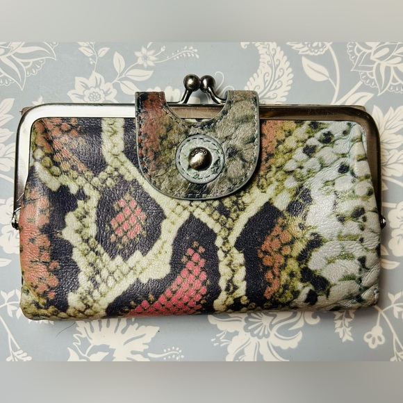HOBO | Bags | Hobo The Original Alice Leather Kisslock Trifold Frame ...